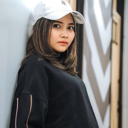 Nonton ROCCA PinkyBlinders Live Streaming | IDN Live